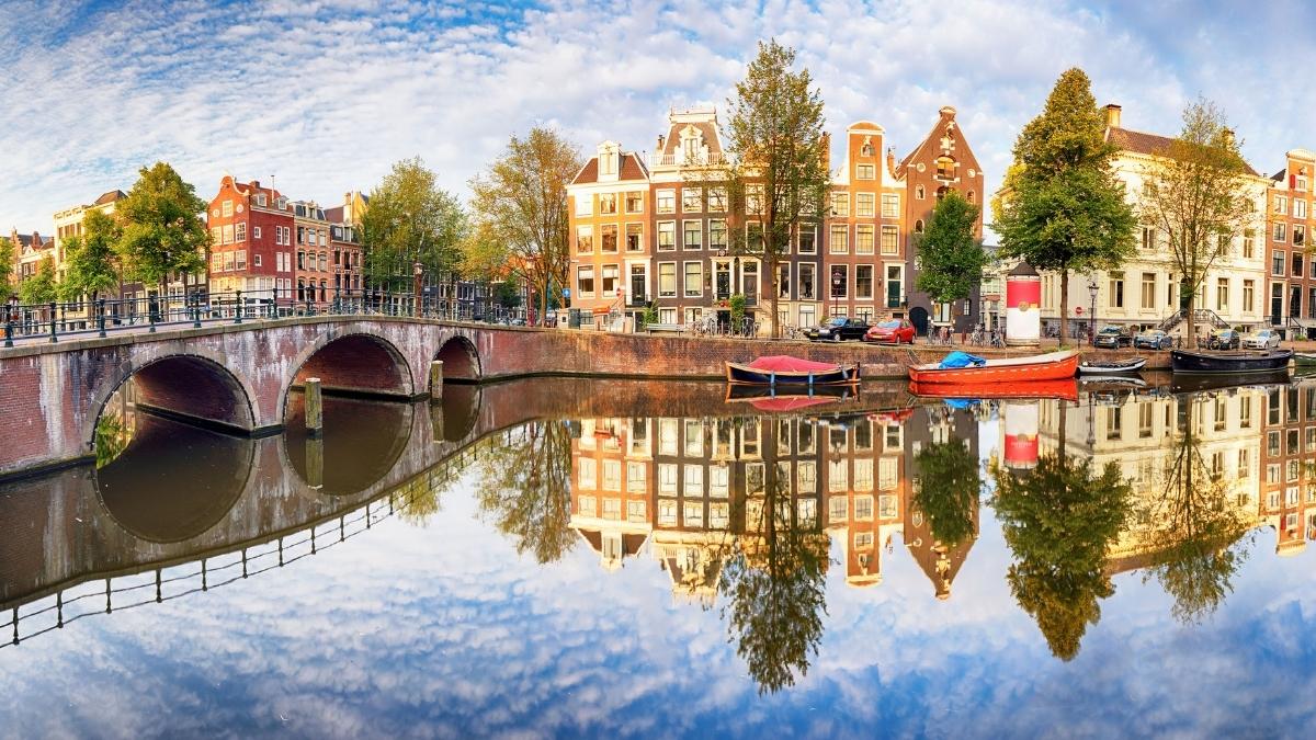 Amsterdam holidays & city breaks - Pay only €1 deposit