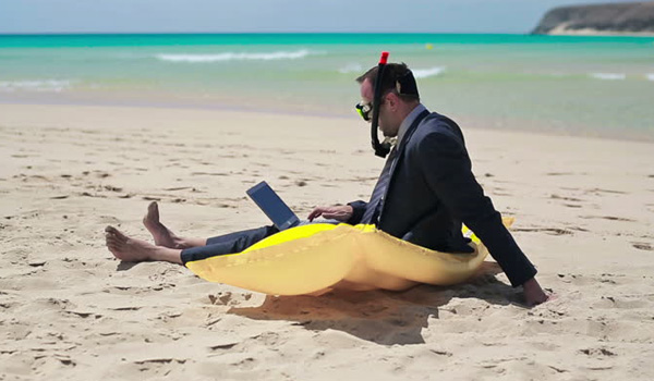 How to Travel While Working Full-Time